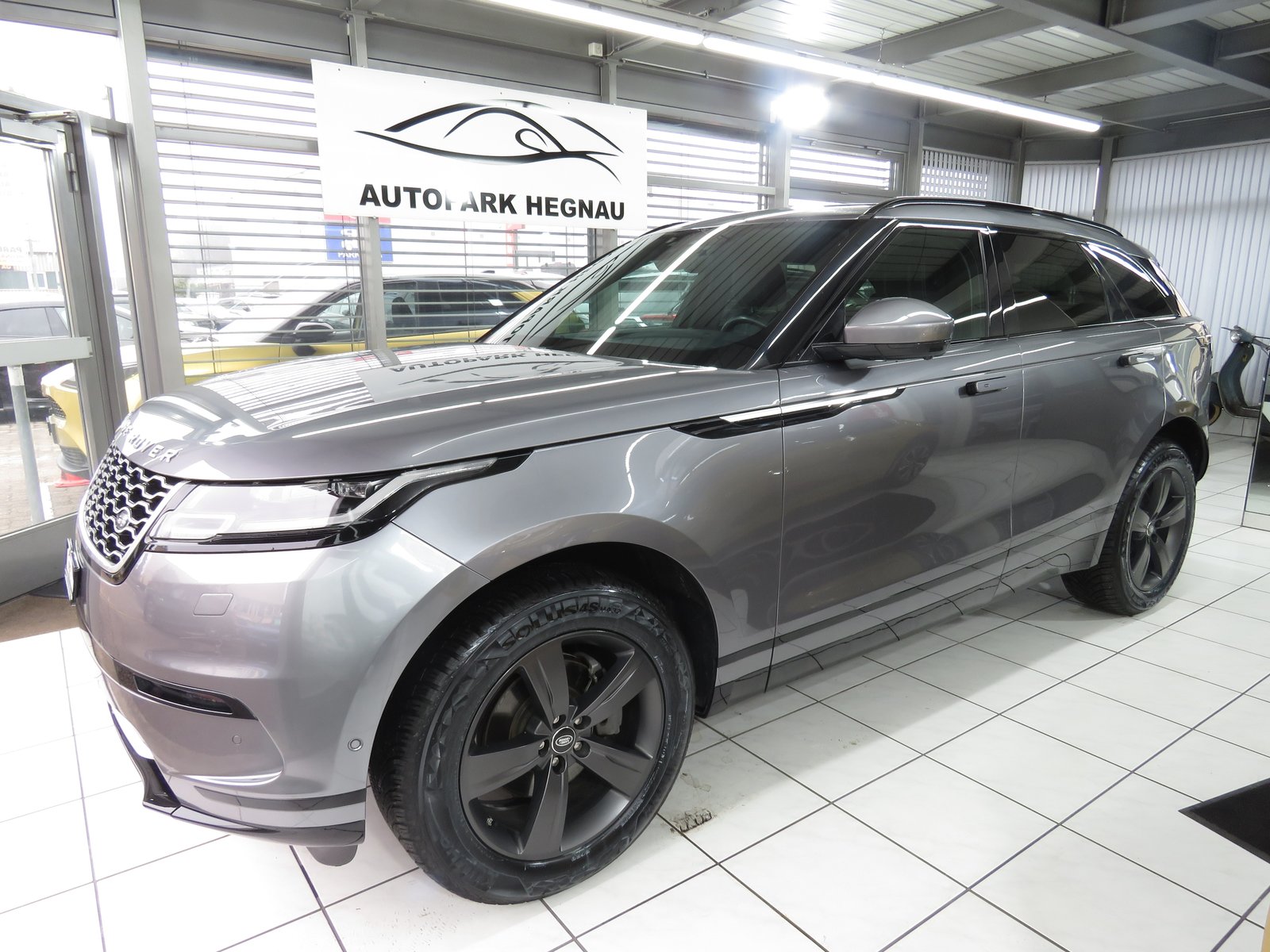 LAND ROVER Range Rover Velar P 250 used for CHF 29'900,- on AUTOLINA